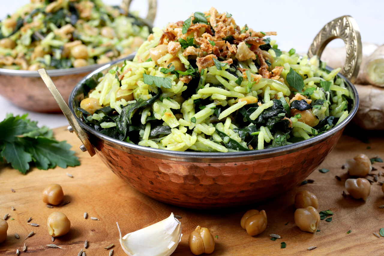 Cumin Fried Rice with Spinach and Chickpeas (V) - Golden Delight